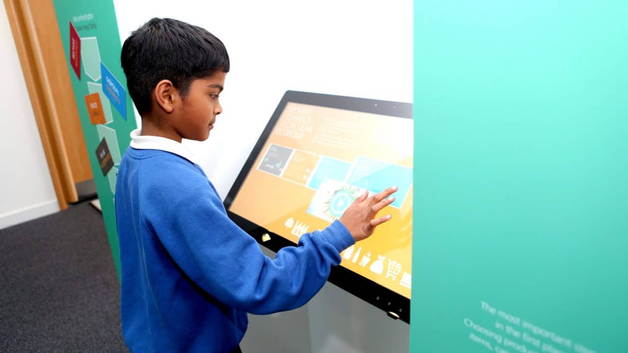 Viridor Visitor Centre, Cardiff - blackbox-av