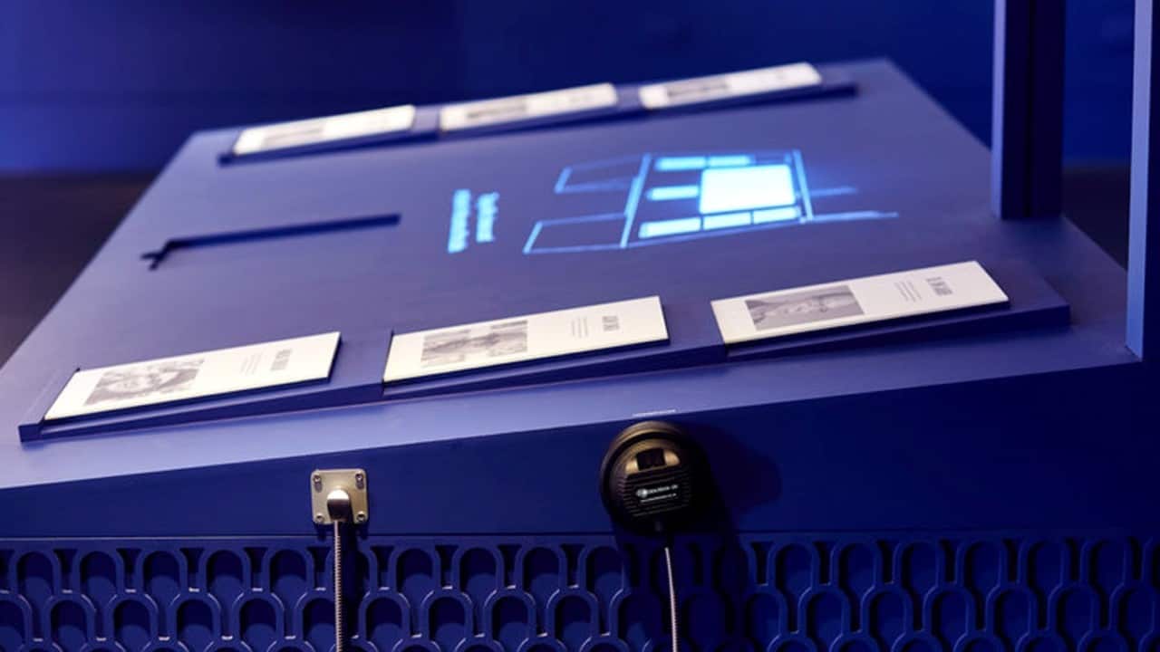 Single Cup Headphone – Manchester Museum - blackbox-av