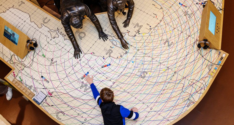 24" Screen - blackbox-av