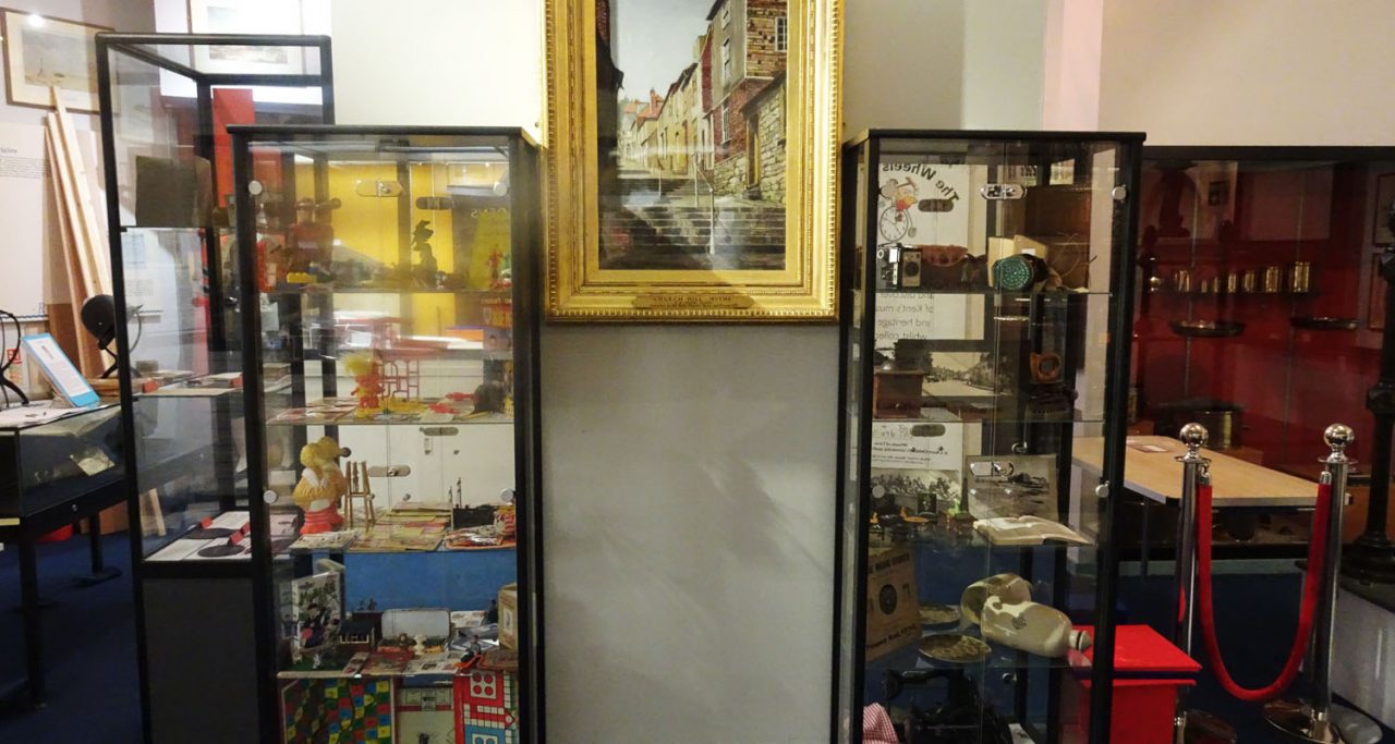 32″ Kiosk & Lightbox 3 – Hythe Local History Museum - blackbox-av